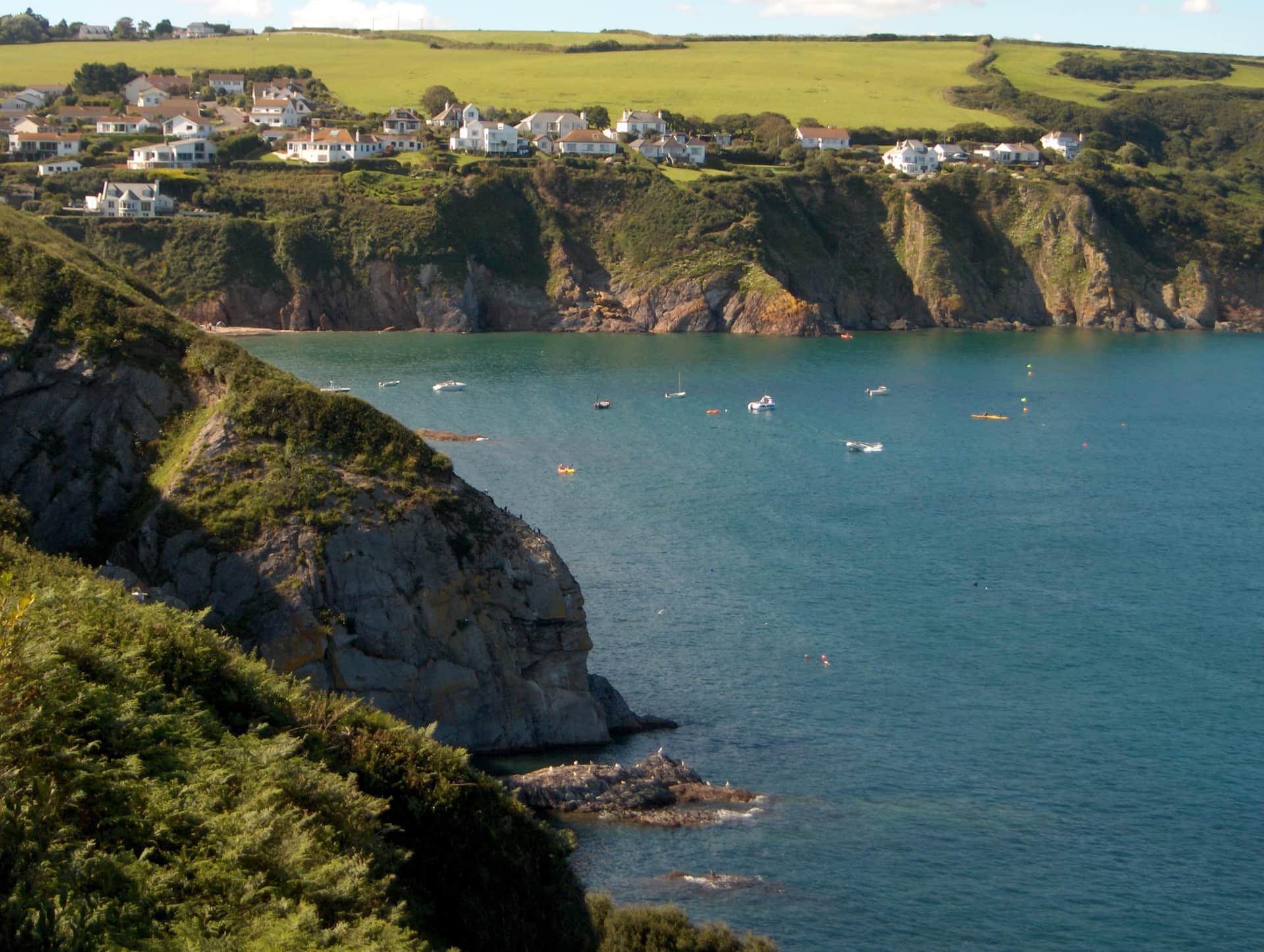Cornwall Holiday Cottages – Gorran Haven Holidays | House by the Beach