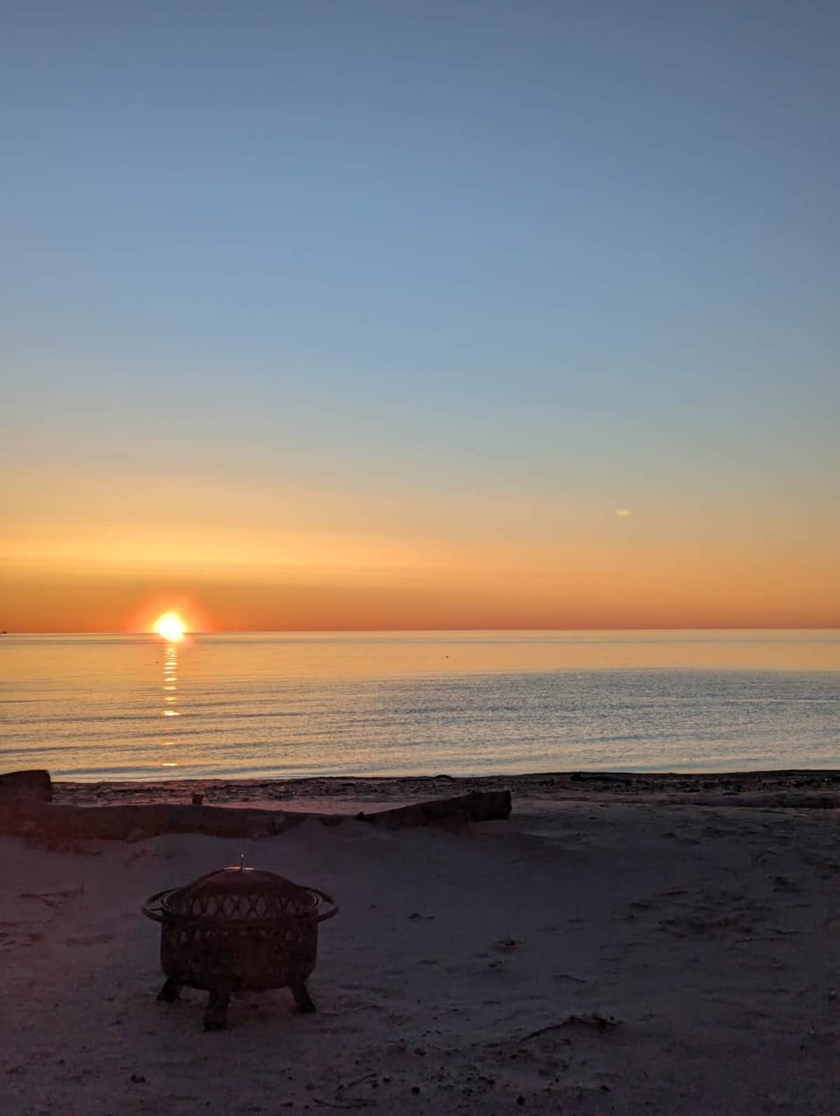 Pelee Island Sandy Sunrise Cottages