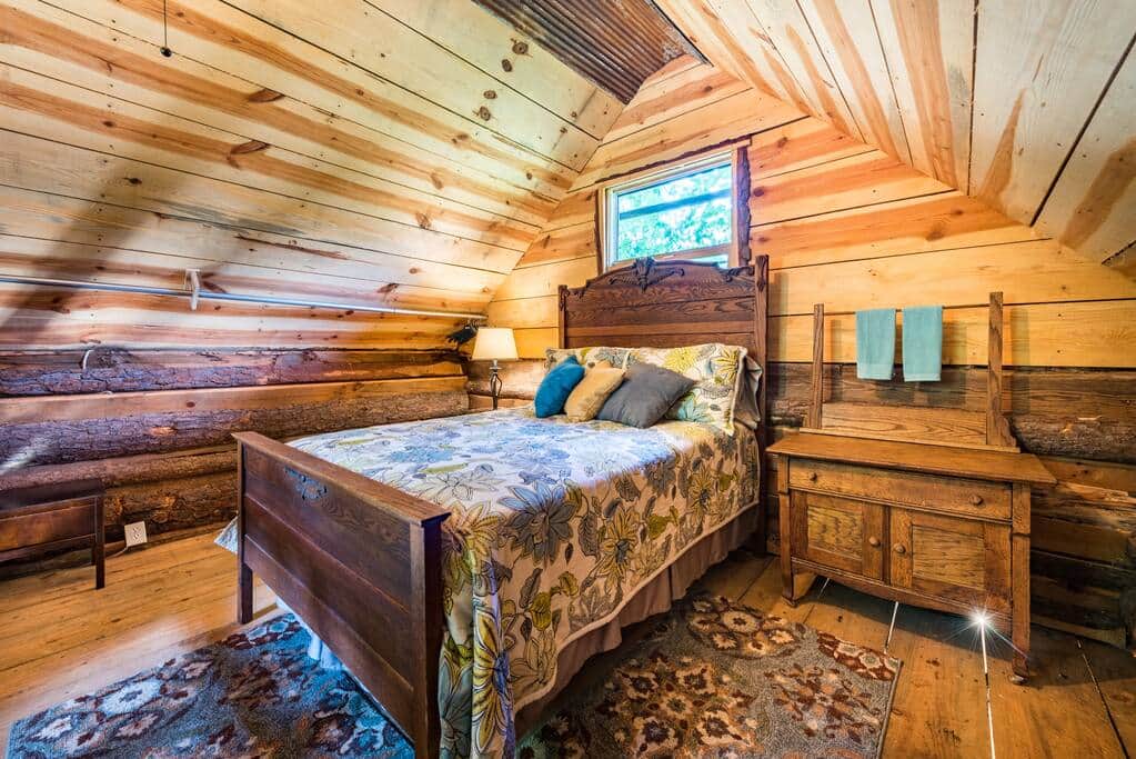 Authentic Log Cabin at Kaluna Farm Retreat - Agritourism / Farmhouse in ...