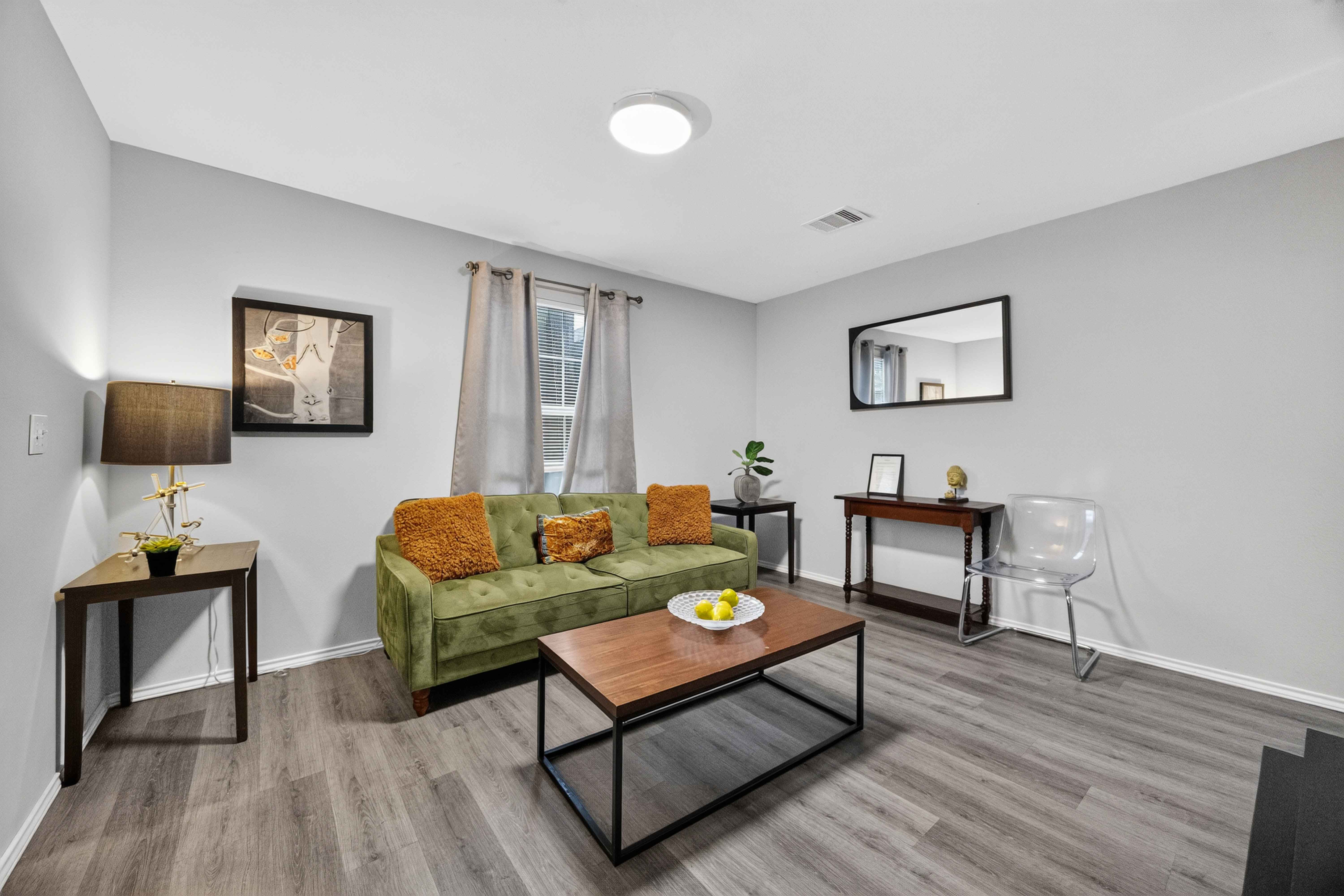 Quaint Two-bedroom One Bath Close To Downtown - Houston, TX