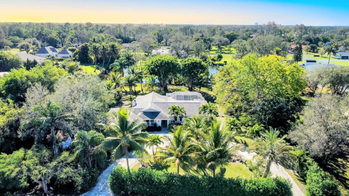 Relax on 1 acre in the Heart of Naples - Vacation Home in North Naples