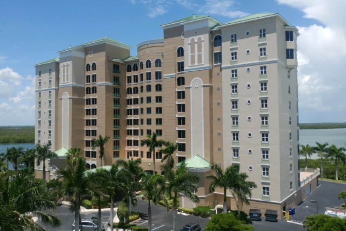 Home [dolphinpointe.lodgify.com]