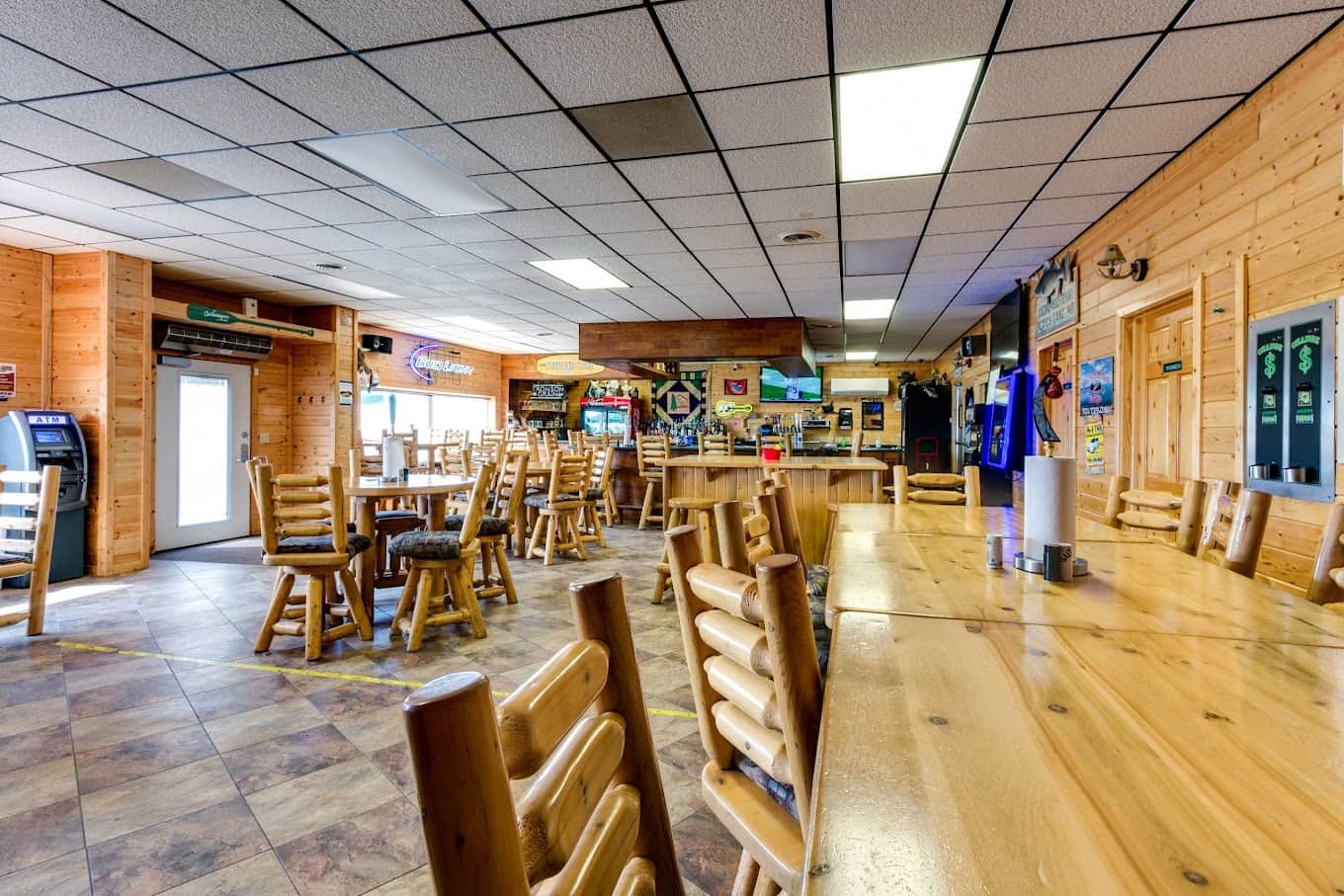 JD's Bar & Grill | On-Site Dining at Hovde Resort, Devils Lake ND