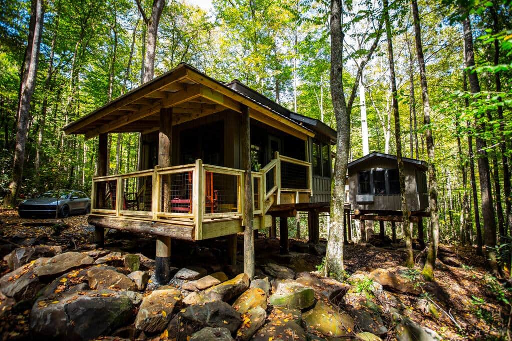 LUXE Treehouse at Huffman Creek Retreat UNPLUGGED - in Graham County