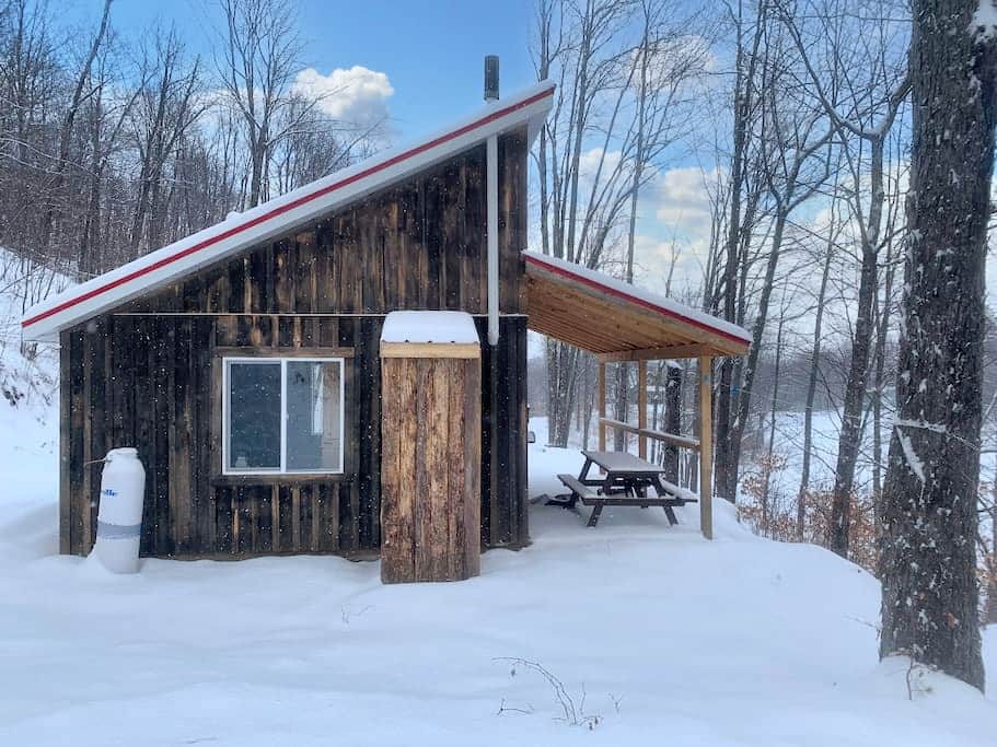 Camp Sunrise, On the Lake - Cabin in Saint-Étienne-de-Bolton
