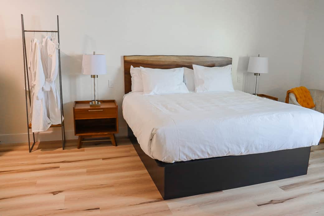 Foxglove Suite at The Wildflower Inn - Hotel in Gold Beach