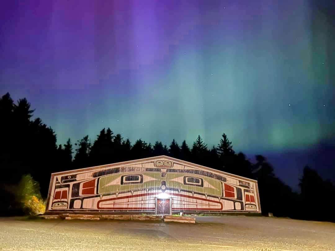 Alert Bay Accommodations | Waterfront Suites & Cottages
