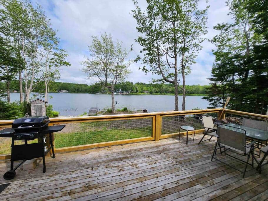 CAIA Lakeside Retreat- Sunken Lake, NS - Vacation Home in Sunken Lake