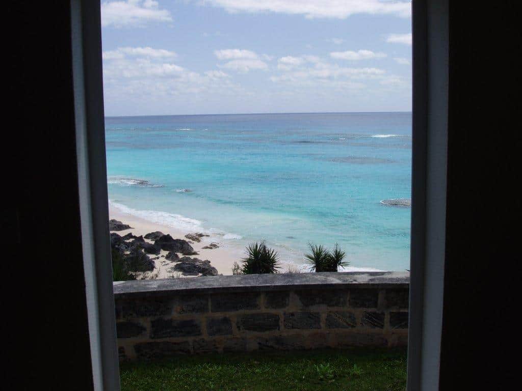 Sea Song Cottage at Marley Beach, Bermuda - Vacation Home in Hamilton