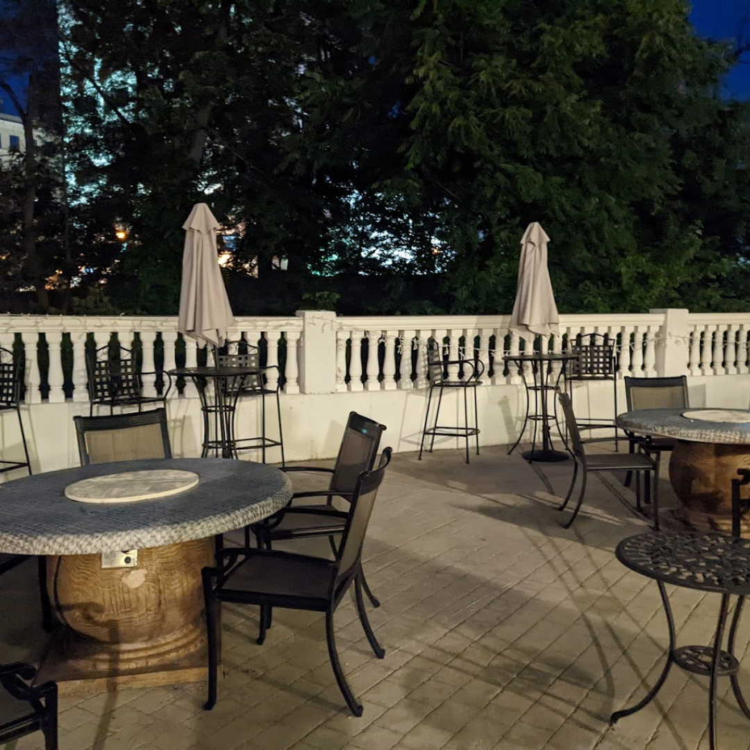 Explore Local Attractions Near The Downtown Getaway in Warren, OH