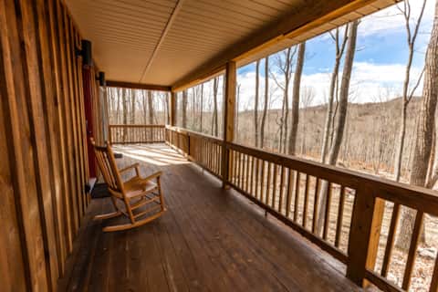 Boho Getaway for Two - Cabin in Cool Ridge