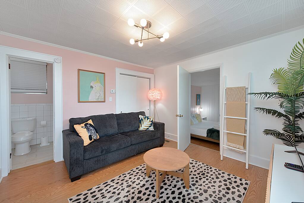 Lake Hickory Trio 1 Br Pink Unit - Hickory, NC