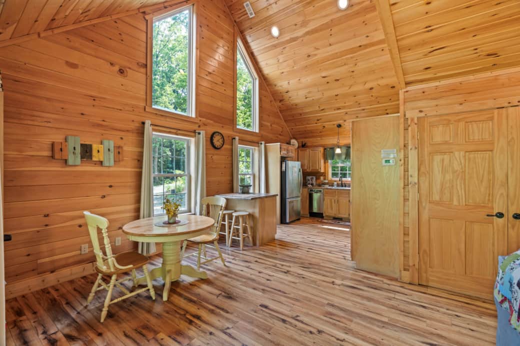The White Pine Loft: Perfect for Couples! - Cabin in Stanley