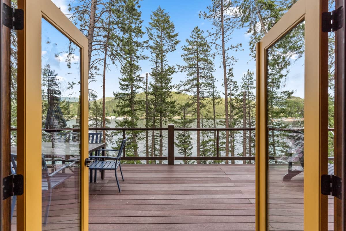Cheerful Waterfront Cabin on Lake Pend Oreille - Vacation Home in ...