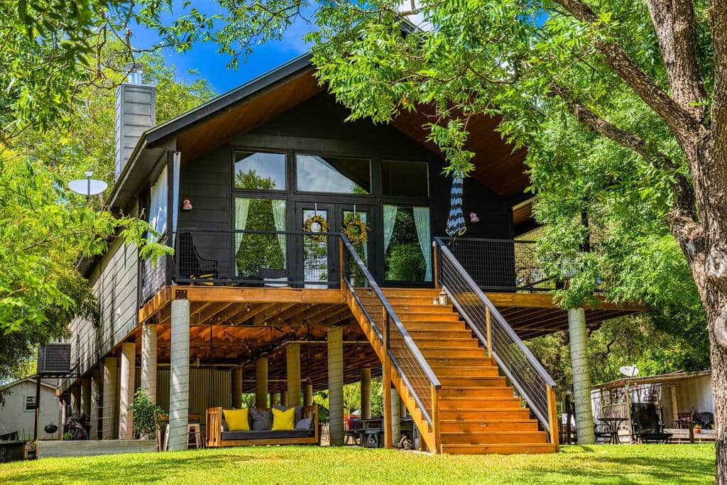 *Riverfront* The Nest @ Haven on the Loop - Vacation Home in Ingram