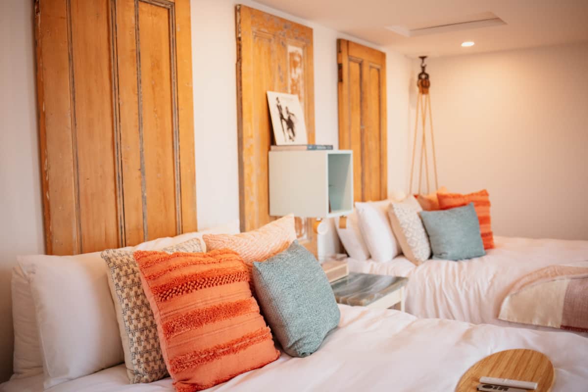 Surf Shack Hotel Room #6 - Hotel in Narragansett