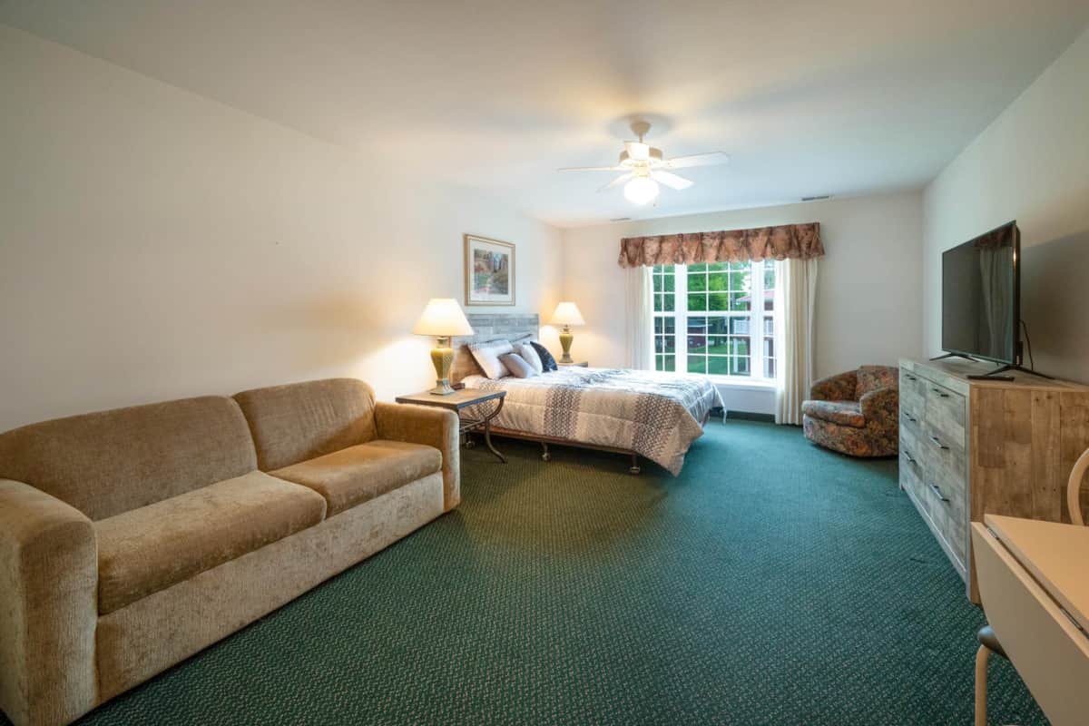 UNIT 4B, Efficiency Unit (Upper Level) - Resort in Sand Point