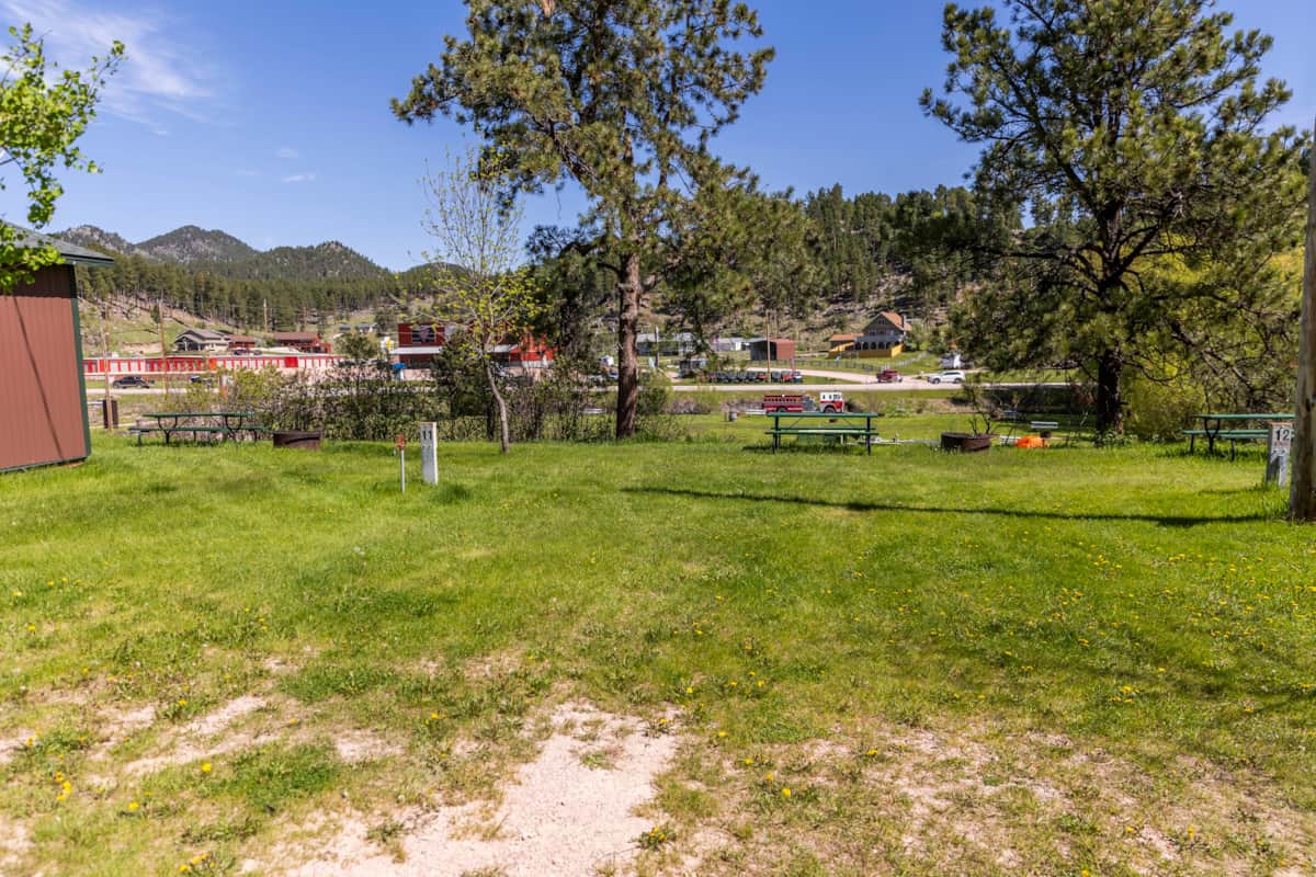 RV 11 -Hike and Camp in Hill City - Camping in West Pennington