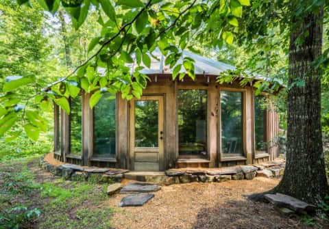 Wooden Yurt at Kaluna Farm Retreat - Vacation Home in Pickens County