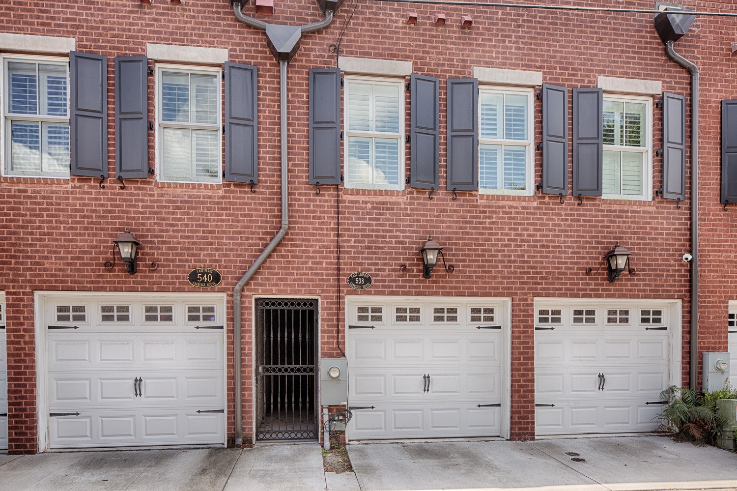 Liberty Street Redbrick Carriage House - Savannah, GA