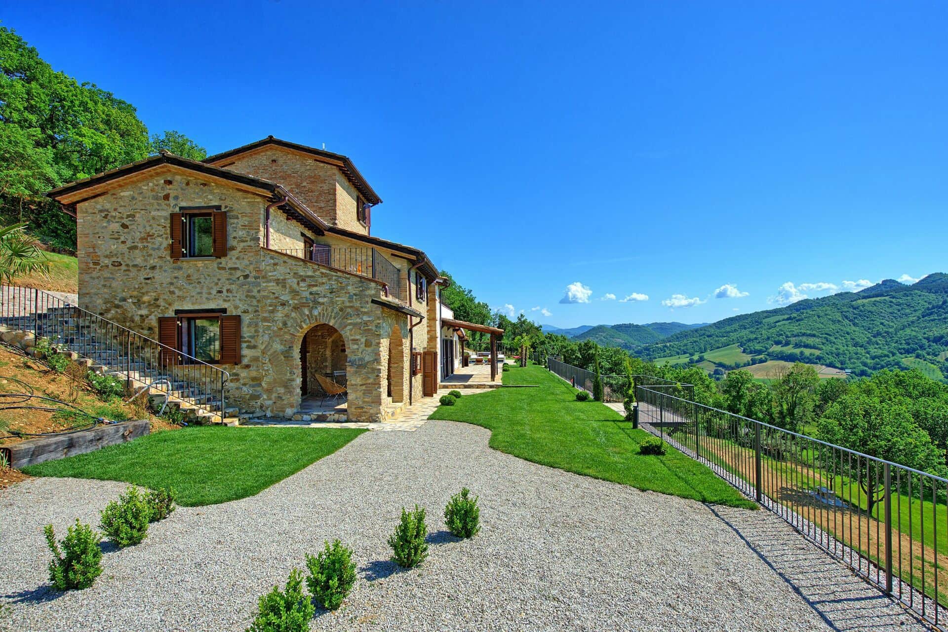 Home [www.villadestinoitaly.com]