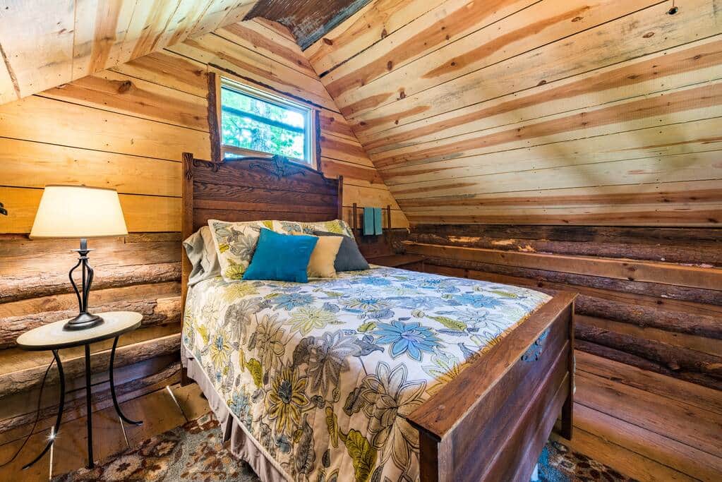 Authentic Log Cabin at Kaluna Farm Retreat - Agritourism / Farmhouse in ...