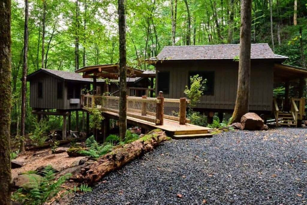 LUXE Treehouse at Huffman Creek Retreat UNPLUGGED - in Graham County