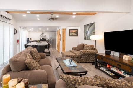 Colgate Log Cabin #9 - Vacation Home in Hamilton