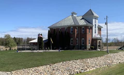 Home [grindstonecityschoolhouse.com]