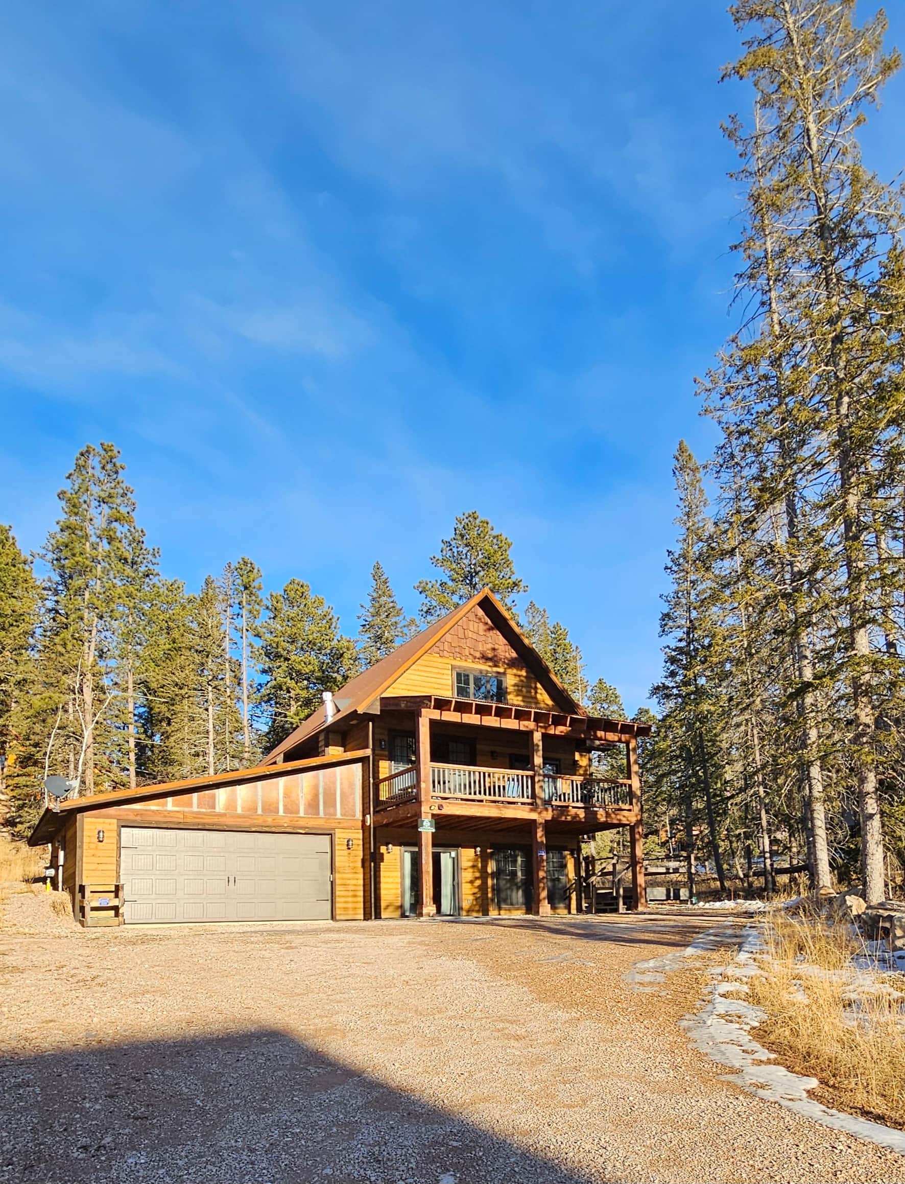 Timberland lodge Hot tub and Foosball - Vacation Home in Lead