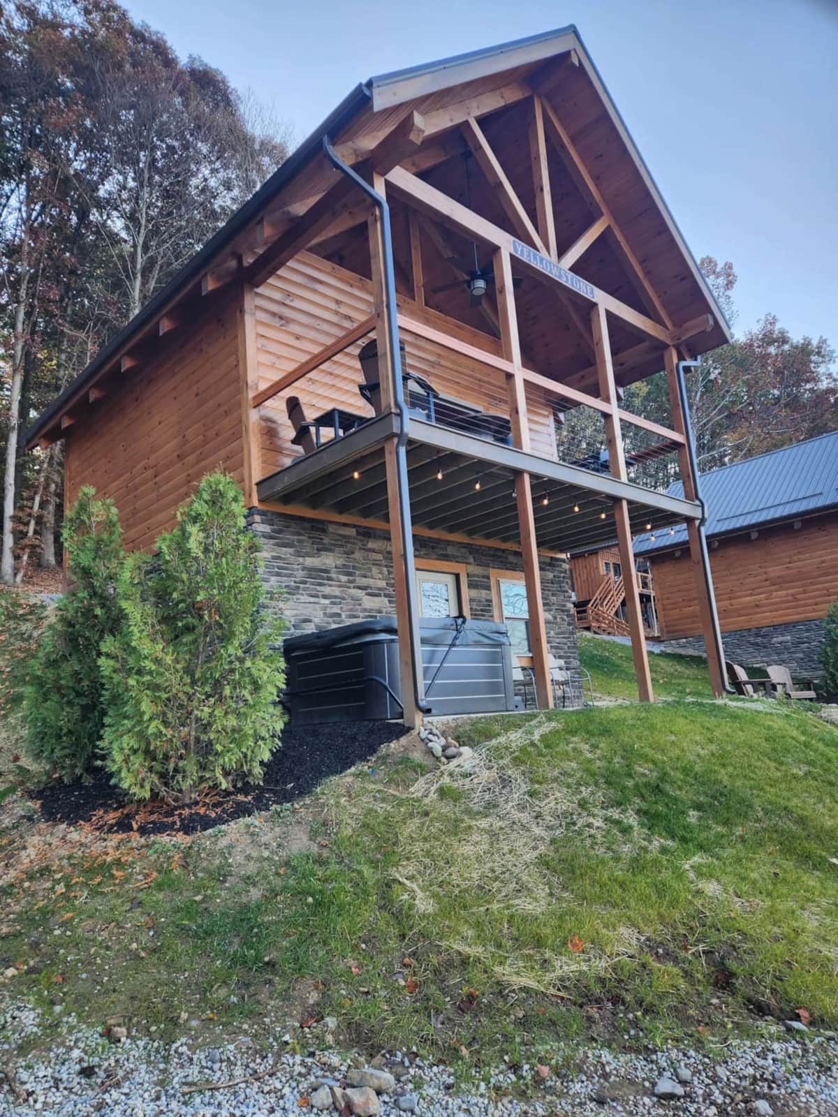 Yellowstone/Hot Tub-Pet friendly-Lakeview -8 Person Lodge - Villa in ...