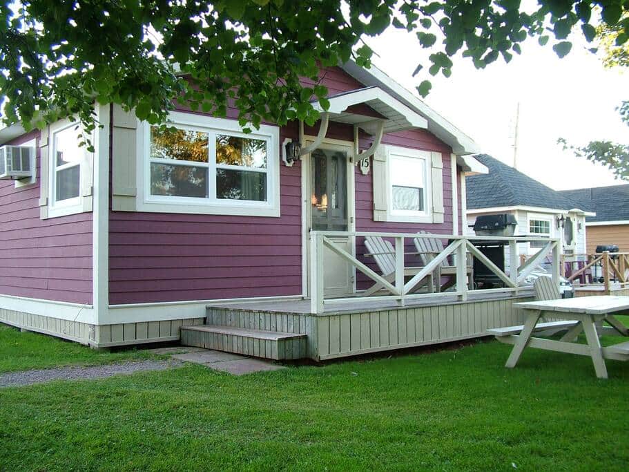 Two-Bedroom Deluxe Cottage - in North Rustico