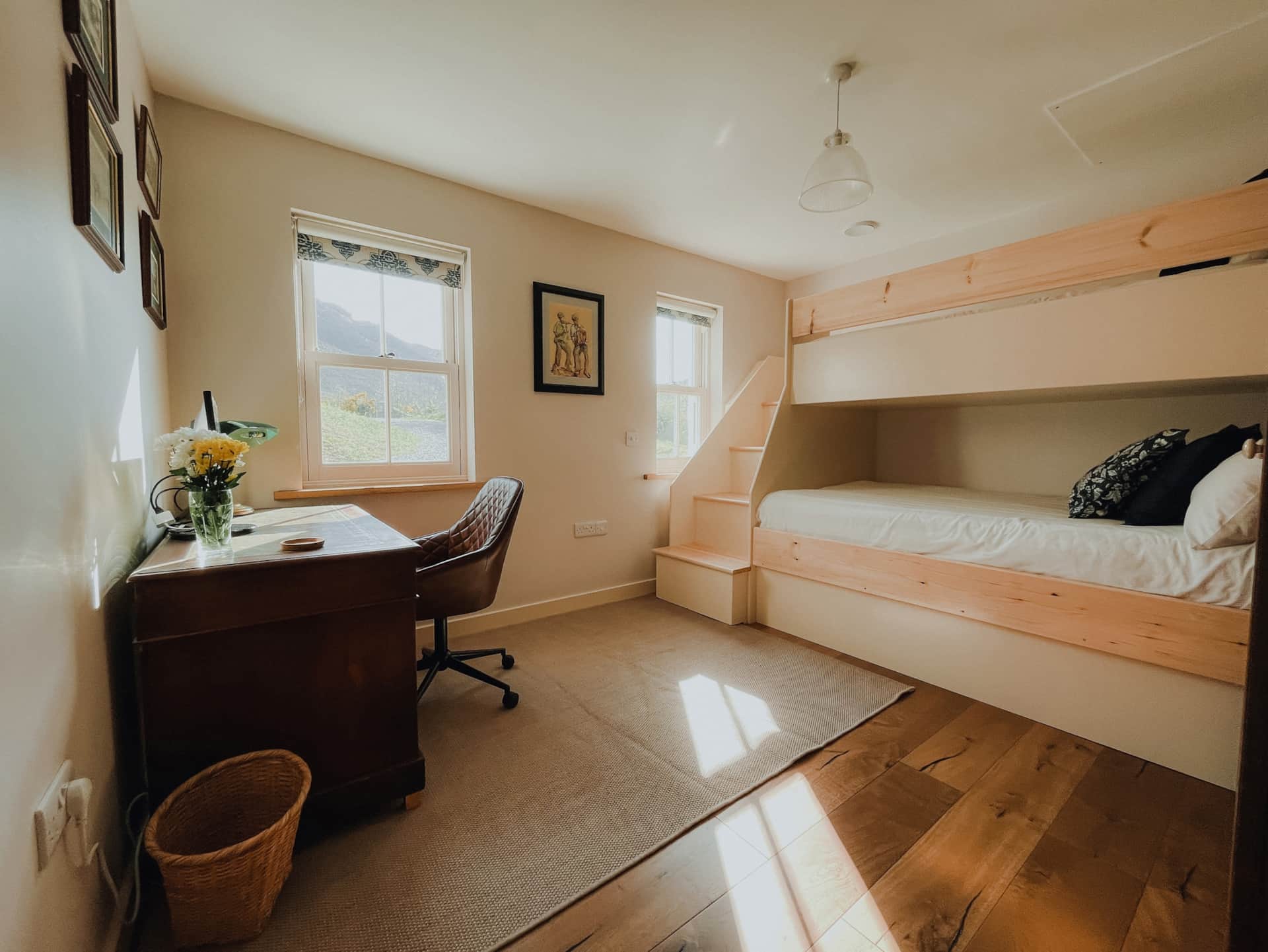 Home [www.irishthatchedcottage.com]