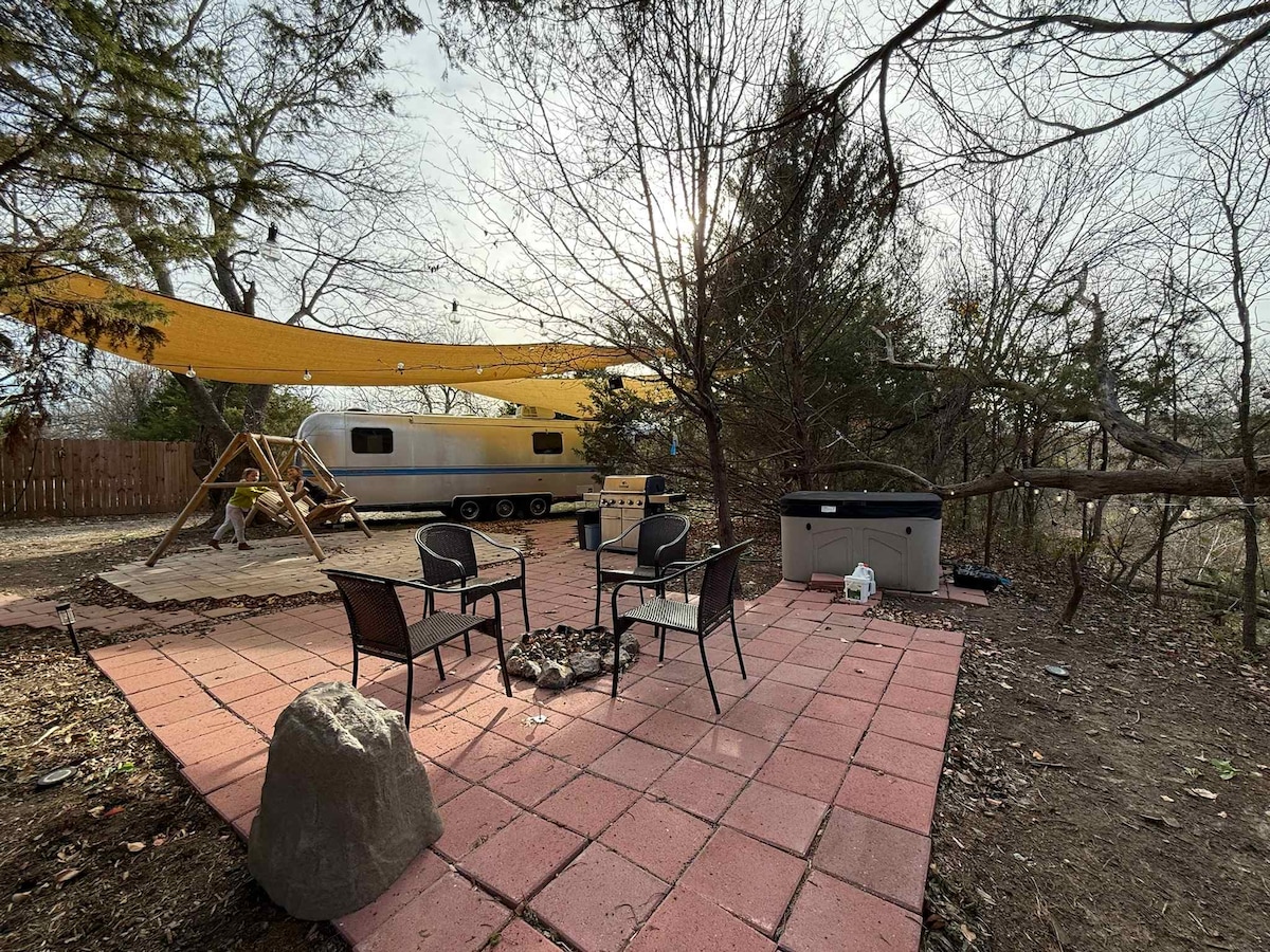 Airstream W Flush Toilet, City Water, Hot Tub - 오클라호마