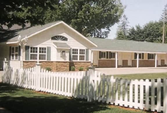 Home [www.themapletreeinn.com]