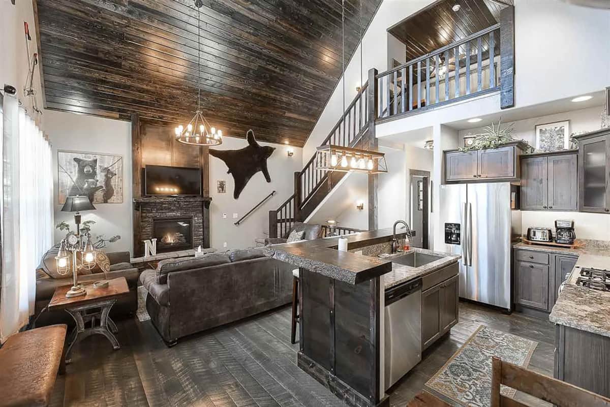 Timberland lodge Hot tub and Foosball - Vacation Home in Lead