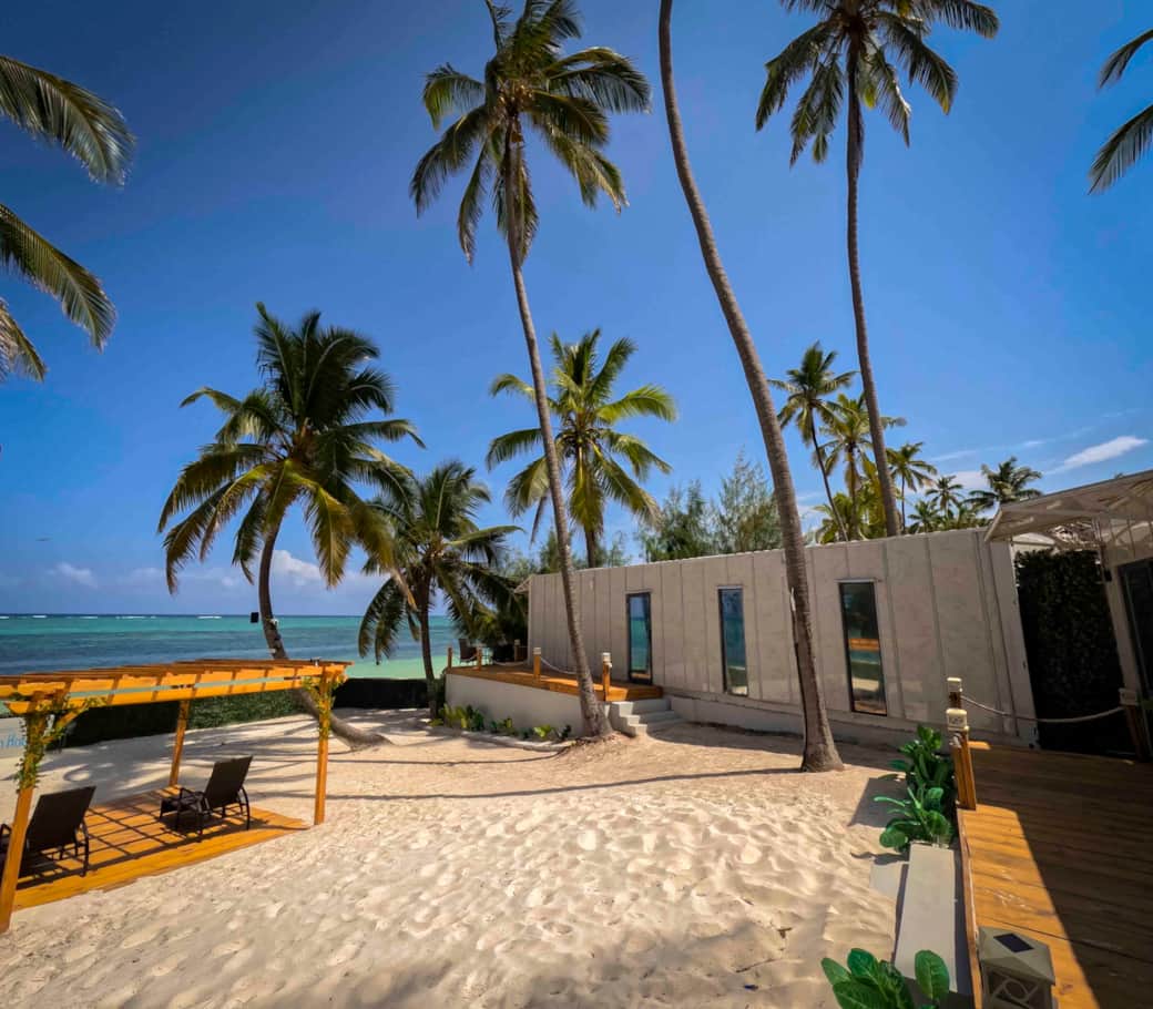 Home [www.thezanzibarbeachhouse.com]