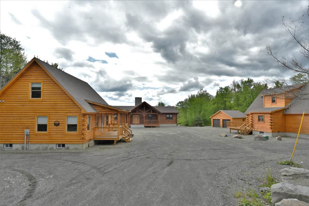 Back Lake Lodges