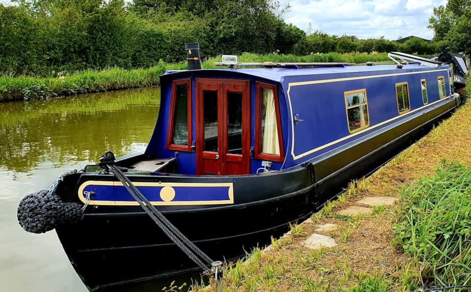 Canal Boat Hire - Narrowboat Holidays | Chiltern Canal Boats