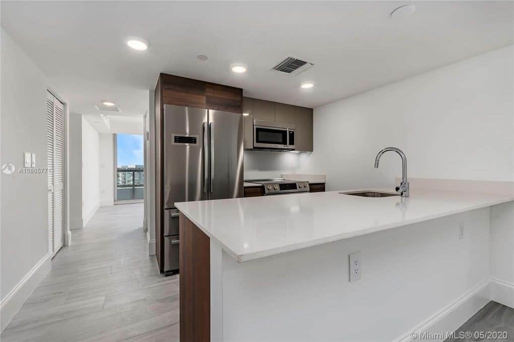 Dexter Bay Harbor Club Condo - Vacation Home in Miami Beach