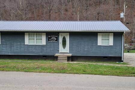 Hatfield & Mccoy Lodging | Matewan WV | 300 miles of trail at your doorstep