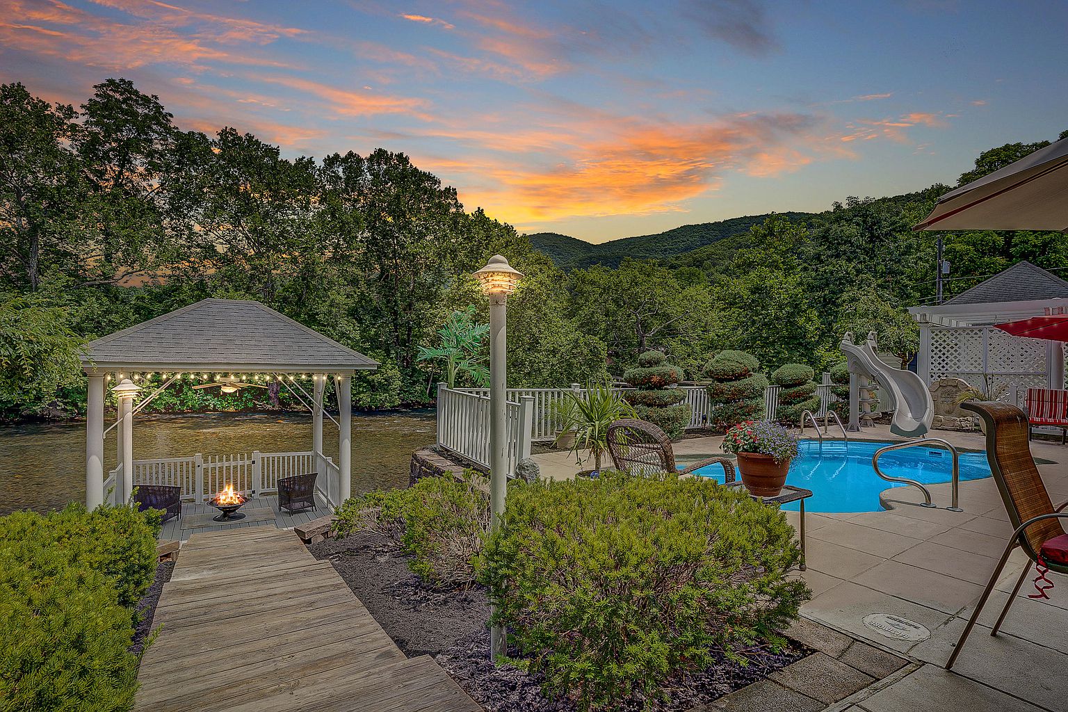 Jackson River Estate Riverfront With Pool, Billiards, Games. - Virginia