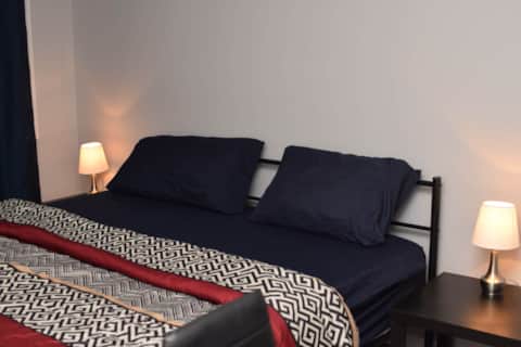 Cardinal - Room in Brampton