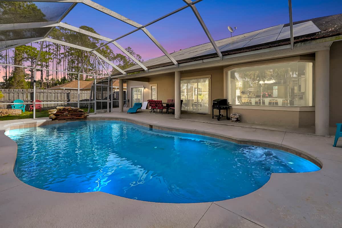 Salty Heated Pool Escape - Nearby Beach - Vacation Home in Palm Coast