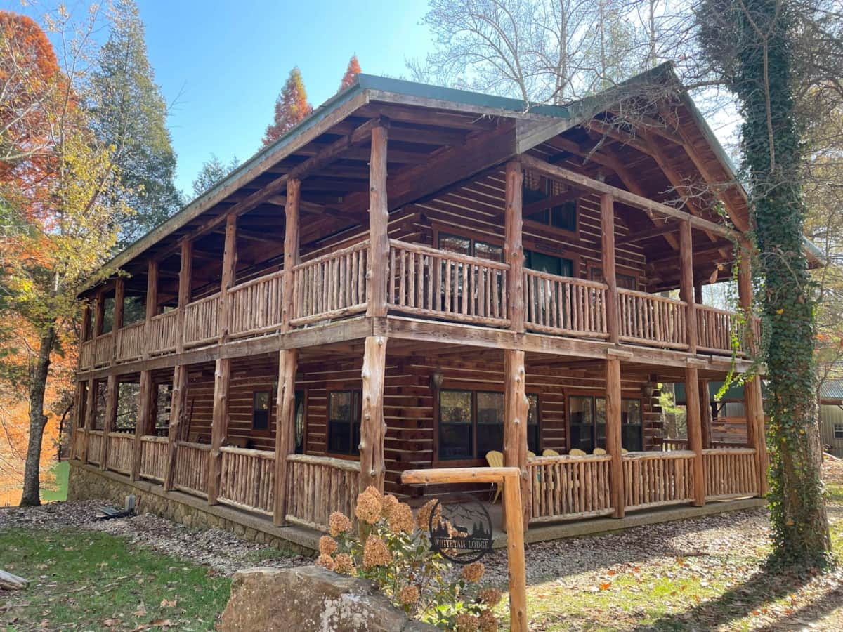 Whitetail Lodge, Twin Lakes Country Cabins - in Tobin Township