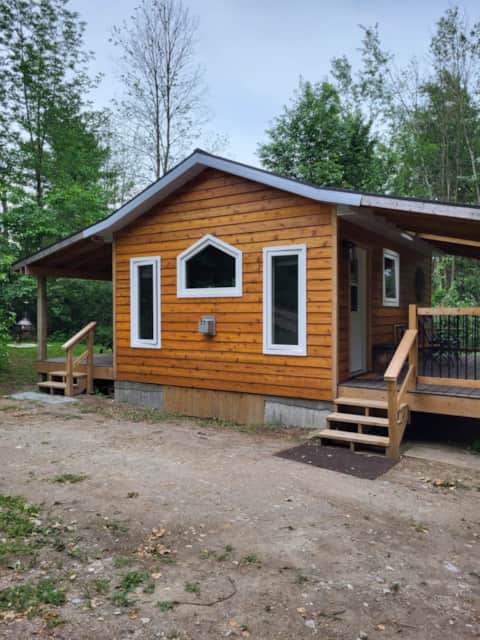 Serene Westfield Tiny Cabin - Vacation Home in Central Huron