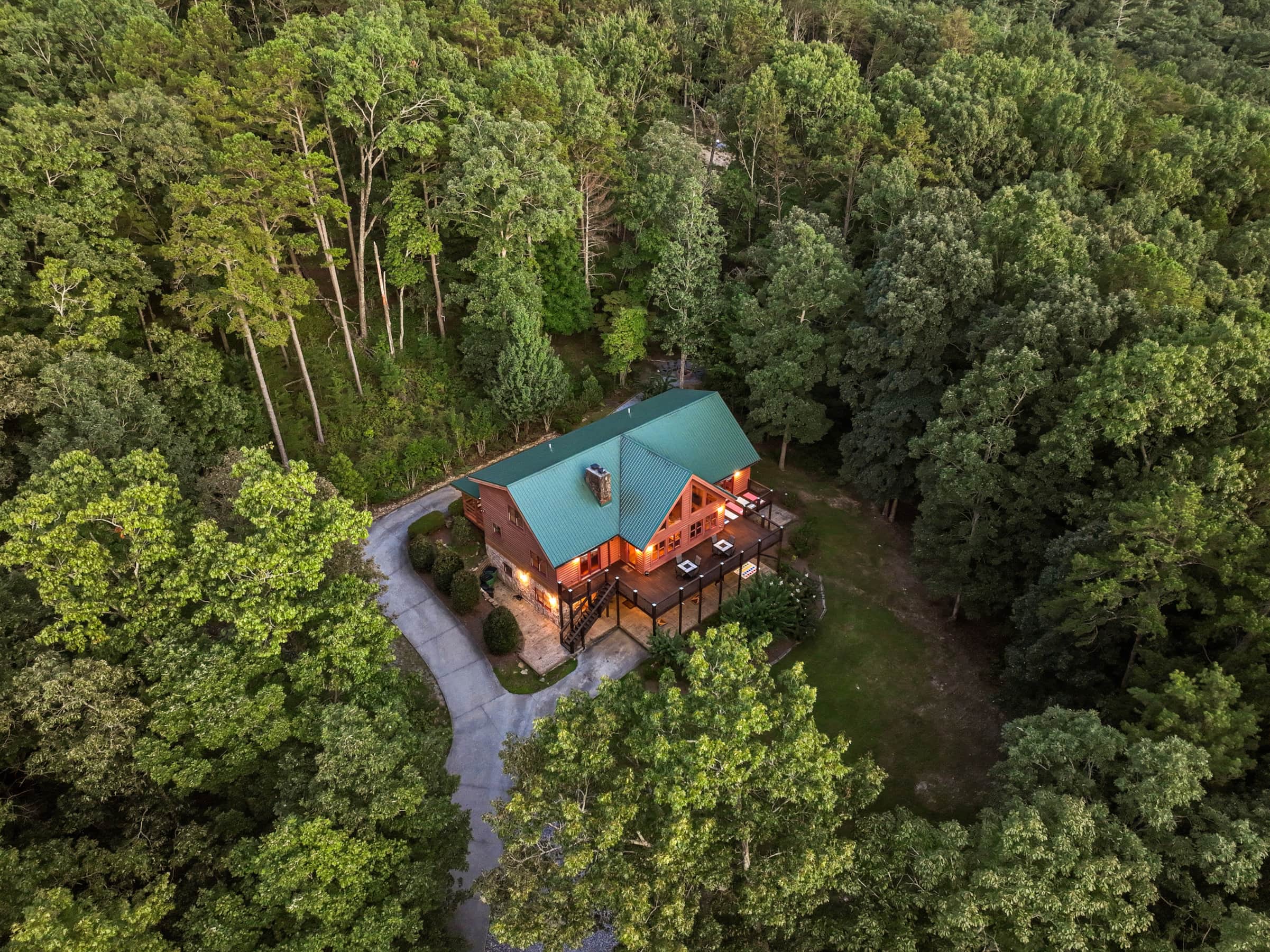 Peacock Parc Mountain Lodge Creekside Cabin - ジョージア州