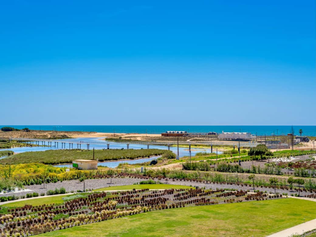 beachfront bliss & spa | Bayline luxury 2BR pool gym spa