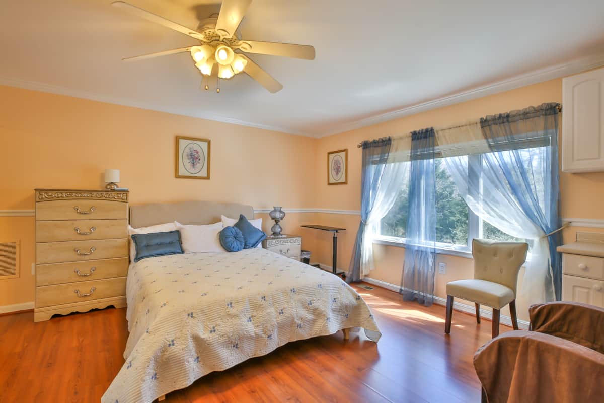 Bluebell Room - Room in Loudoun County