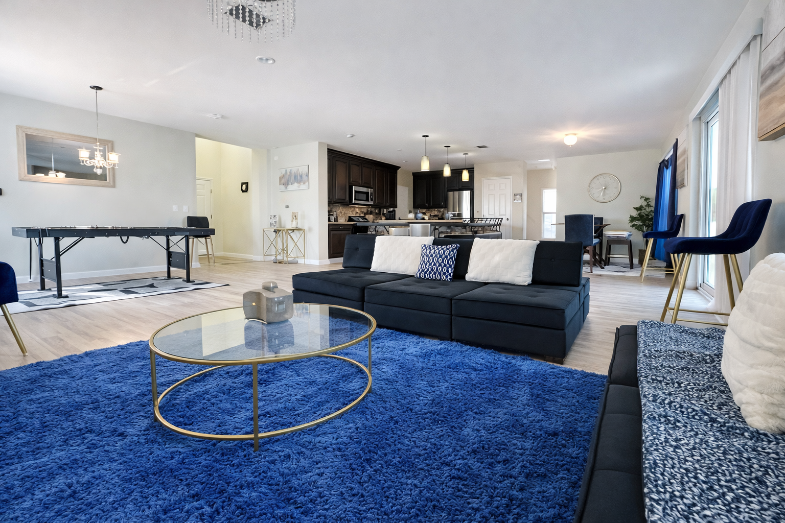 Smart Tvs, Home Theater, Pool Table, Fire Pit - Spacious & Inviting - 대븐포트